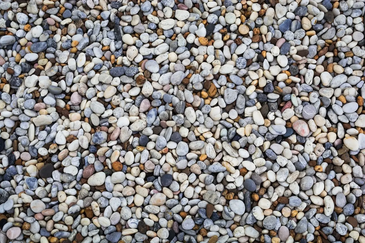 The Benefits of Pea Gravel for Landscaping | Ted Conner Landscaping